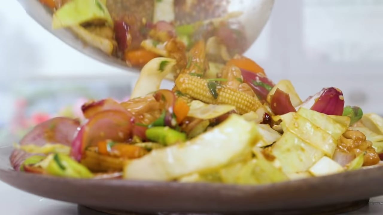 Love Stir Fry????? Try Refika’s “JAR FRY” Technique ???? | Book Recipes