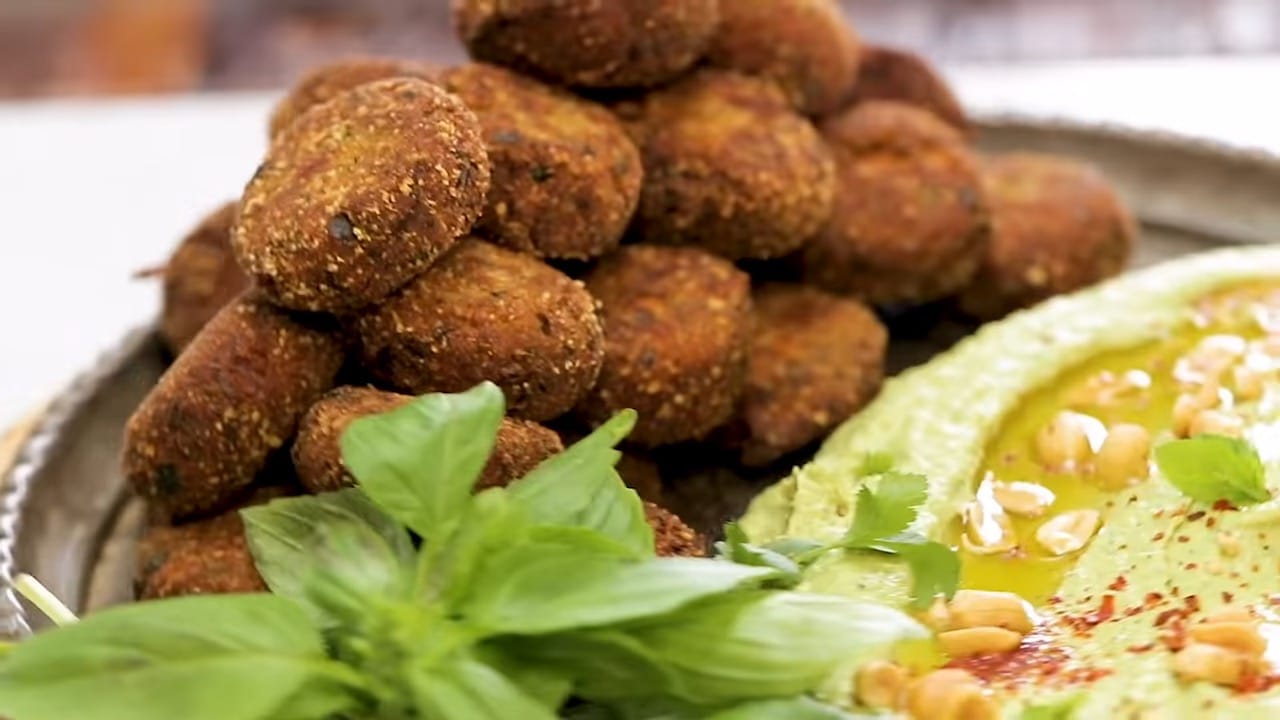 Somekind of a Falafel & Hummus Combo ???? | Book Recipes