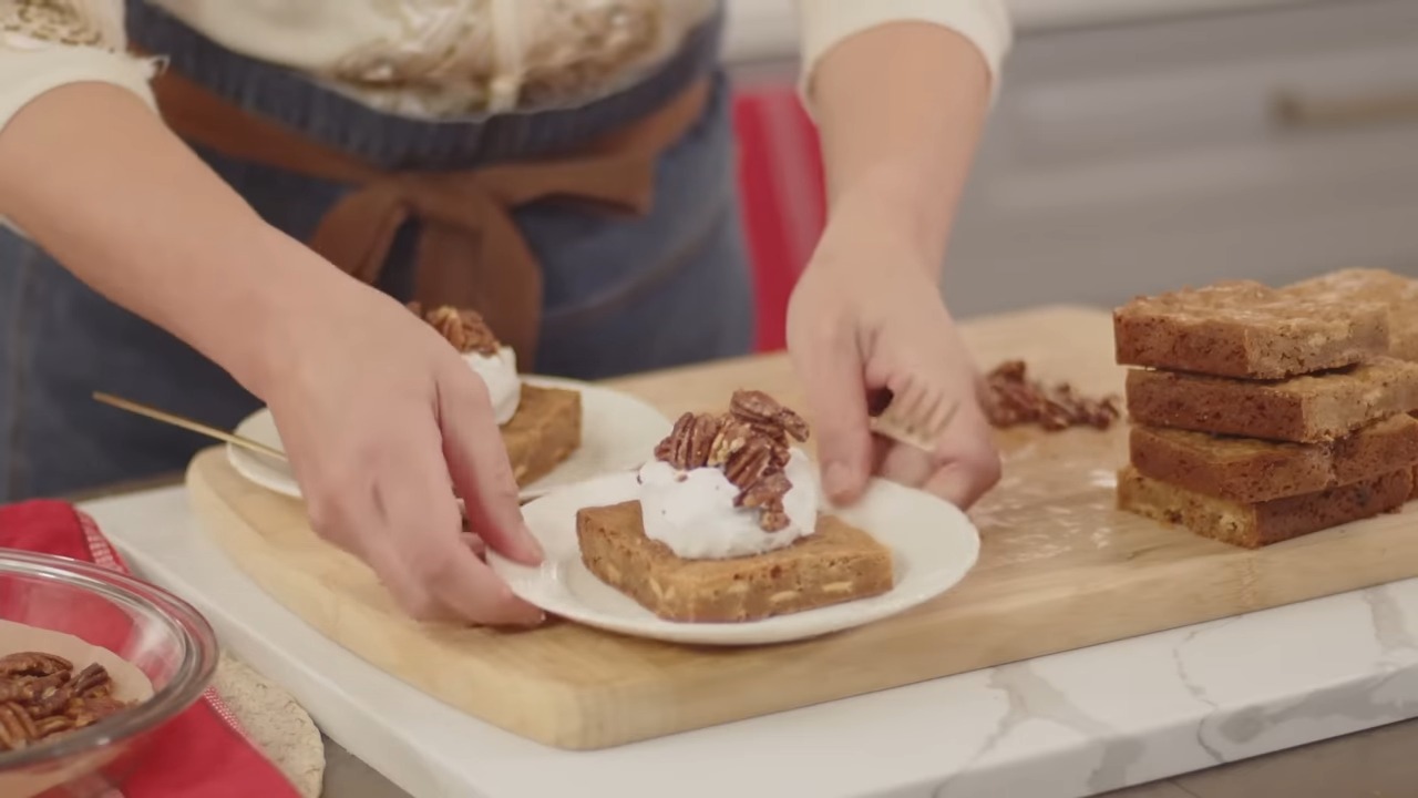 How to Make Holiday Blondies | Book Recipes